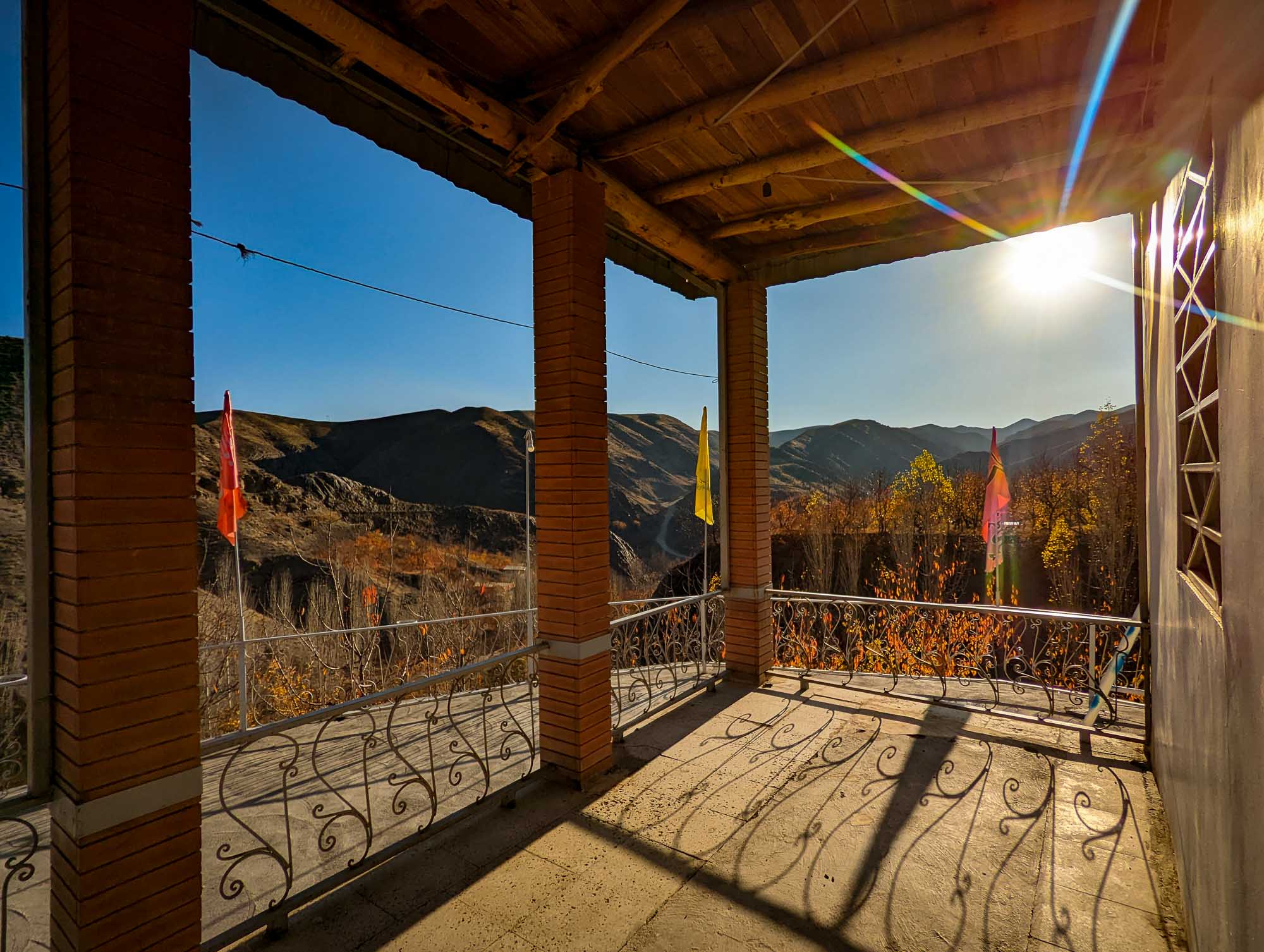 A perfect Iran Vacation: sleeping on the floor - Escape from Tehran
